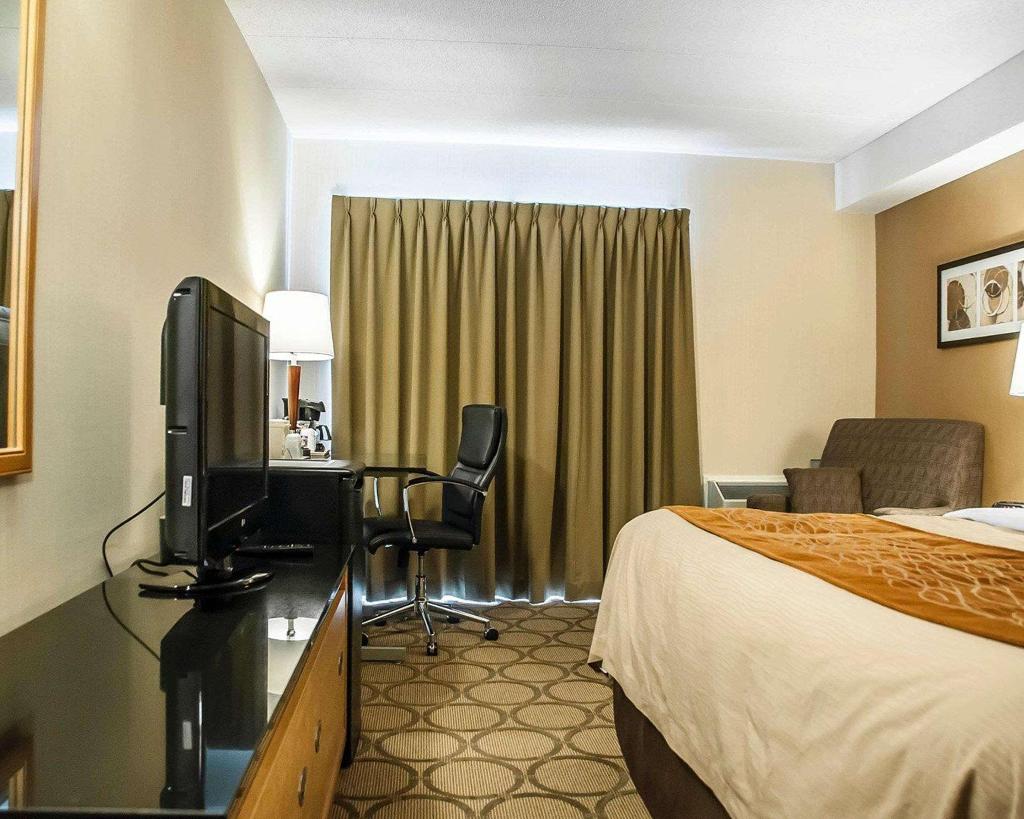 Comfort Inn Laval | JUST AWAY
