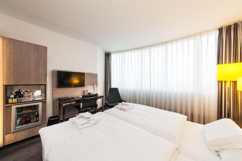 Select Hotel Berlin Spiegelturm | JUST AWAY