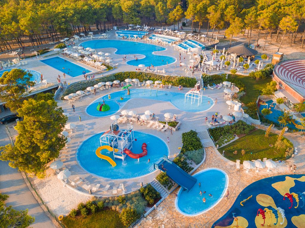 Zaton Holiday Resort 4 Star Apartments | JUST AWAY
